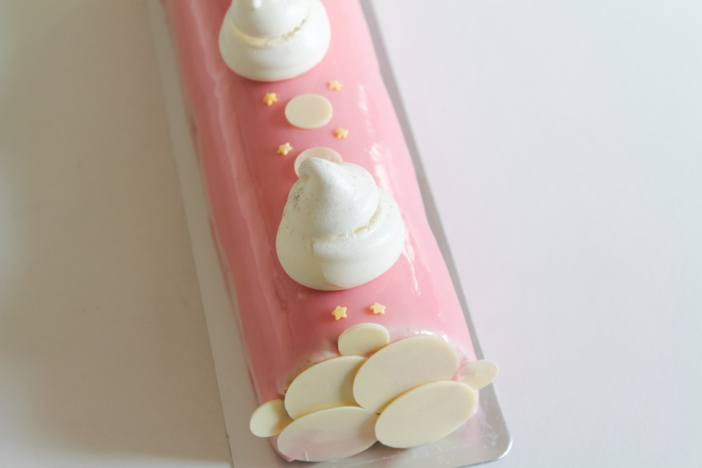 BÛCHE DE NOËL VANILLE FRAMBOISE AMANDE – LYG